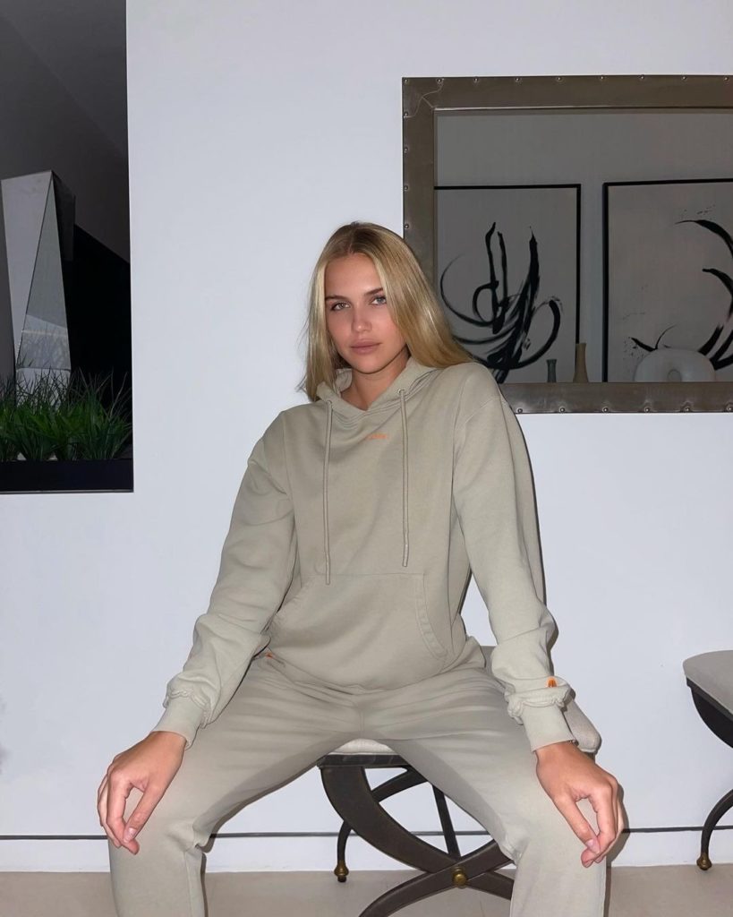 «A future Hollywood superstar!»: The new photos of movie star Lundgren ...