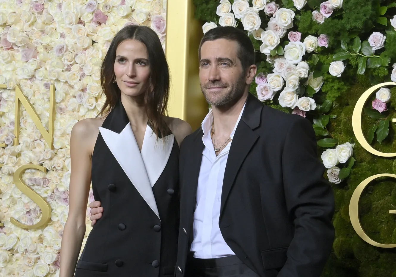 Everyone Saw the Age Gap: Jake Gyllenhaal Stepped Onto the Red Carpet ...