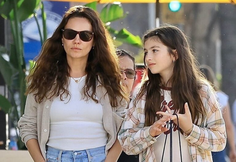 Mila Kunis Spotted With Daughter Wyatt on Casual LA Outing — Fans Can’t ...