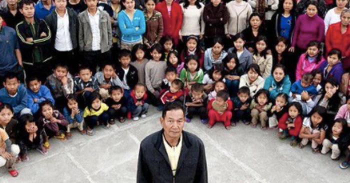 Inside The World’s Largest Family: 199 Relatives Living Under One Roof ...
