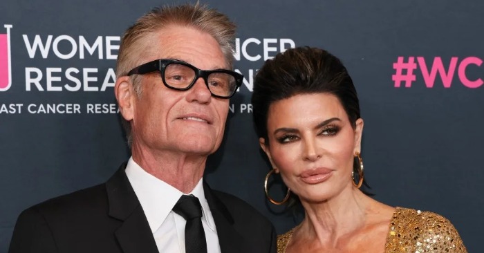 Lisa Rinna Posed Nearly Topless Beside Harry Hamlin — And One Tiny ...